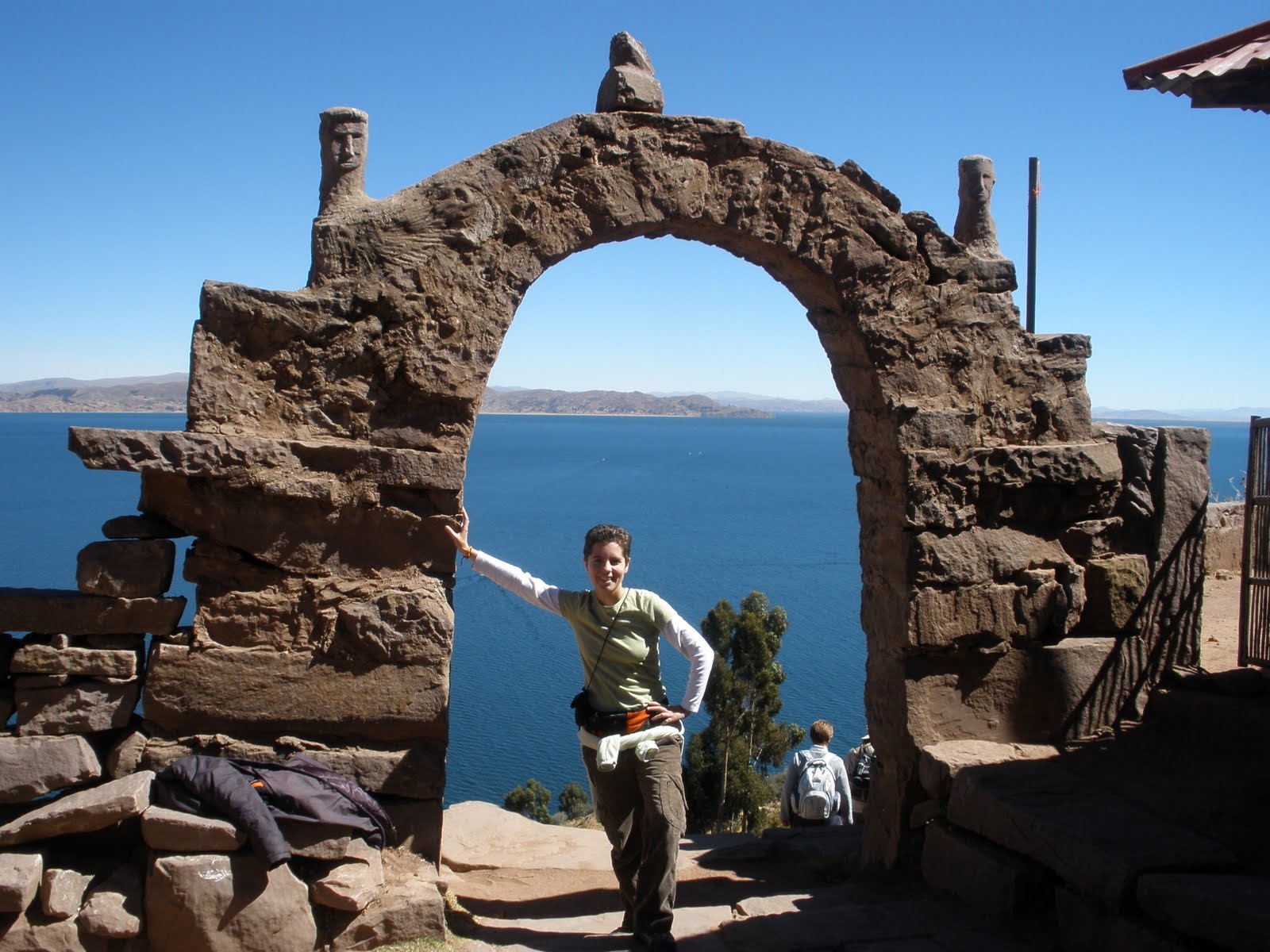 desde Perú ...: Isla de Taquile e Islas de los Uros (V)