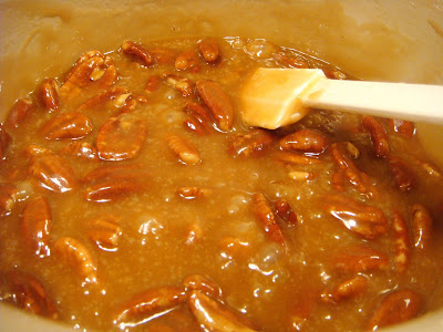 Delicious Dishings: Caramel-Pecan Bars