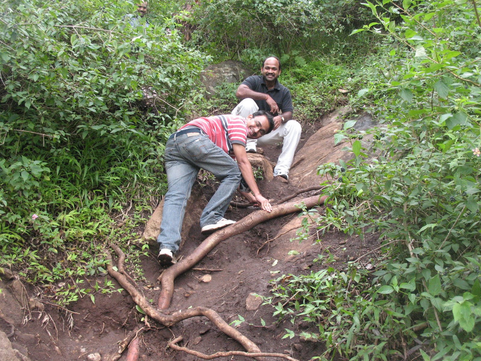 Trekking & Sightseeing: Kiliyur Falls – Yercaud, Tamil Nadu