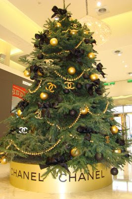 A n z u: Designer Christmas trees