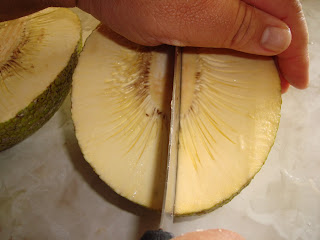 Samoan Cooking: Fa'alifu Ulu... Cooked Breadfruit in Coconut Milk :)