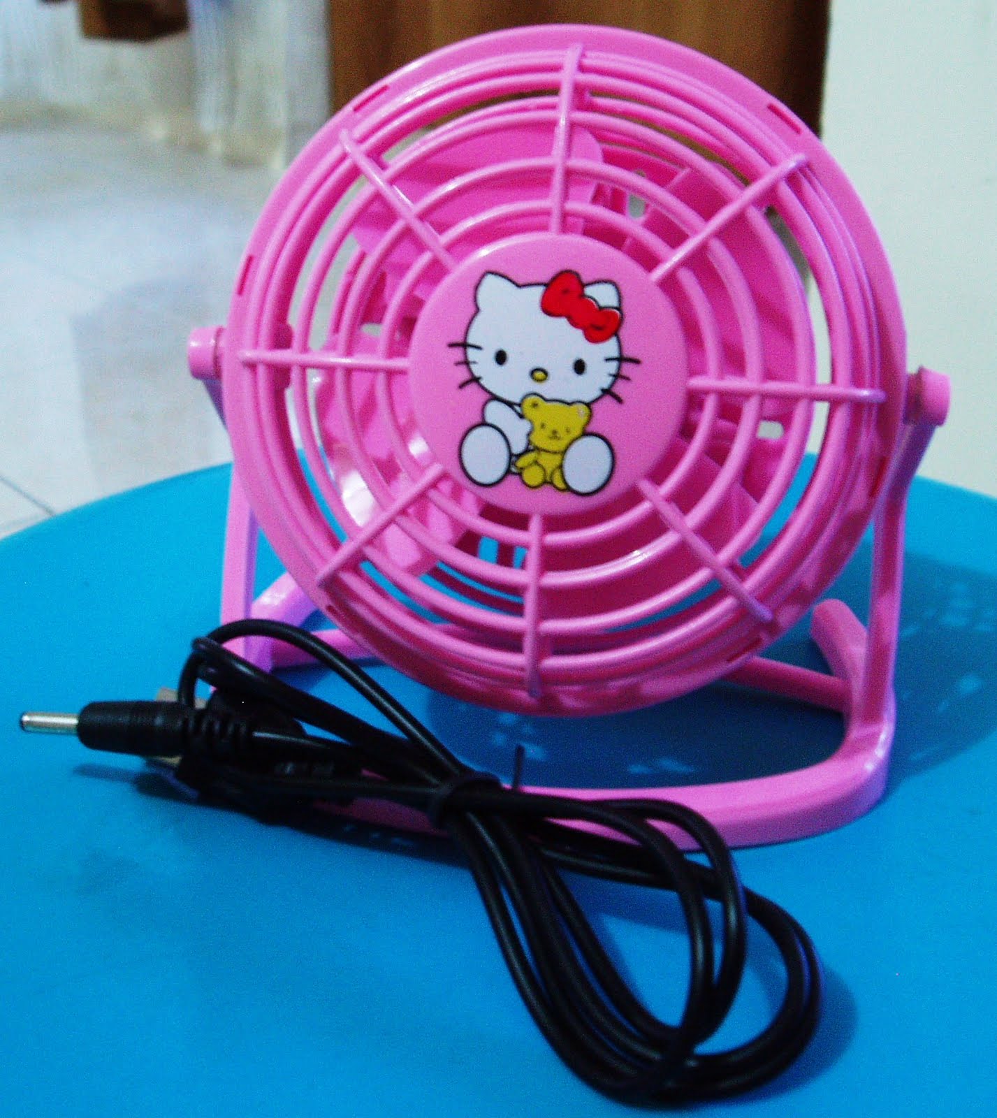 My fair lady: Hello Kitty USB Mini Fan