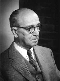 Direito NB 104: Sobre Hans Kelsen