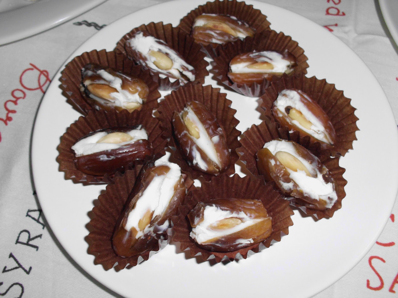 Mi Rincón Gastronómico: Dátiles rellenos de queso y almendra