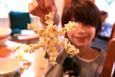 SIMPLY STORK: Popcorn Strings