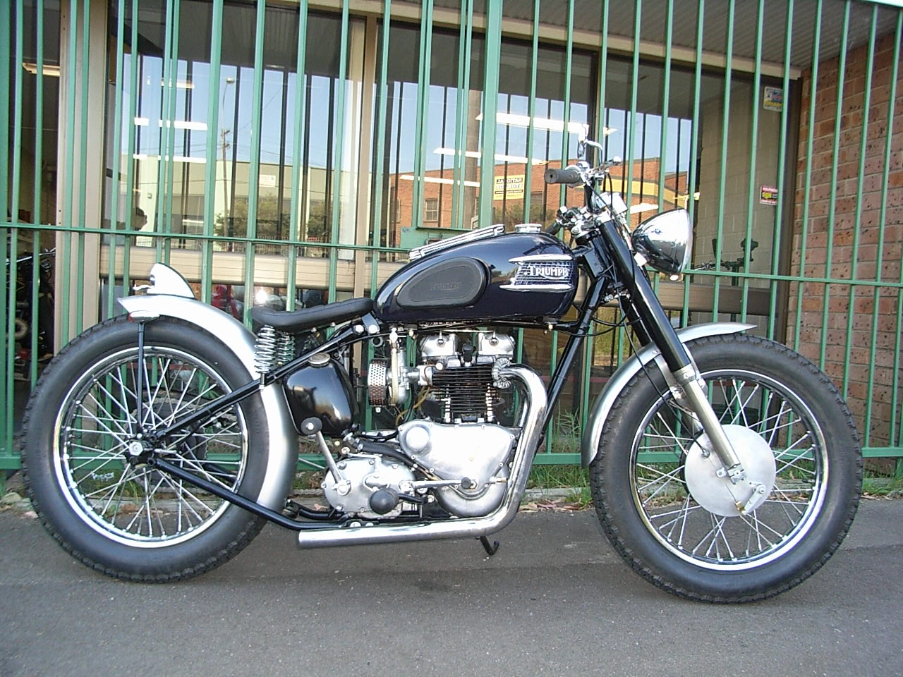 Trojan Classic Motorcycles: Peter F's Triumph 6T Bobber
