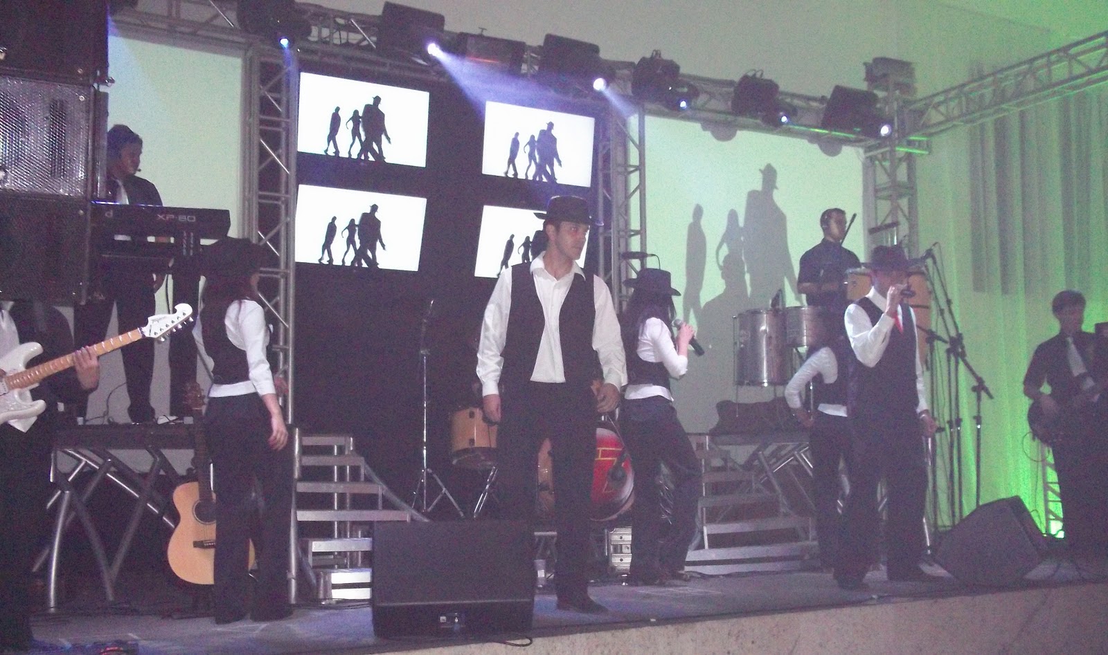 Banda Fórmula 7: 29/10/10 - Banda Fórmula 7 - Baile Associação ...