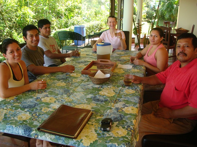 Finca El Tigre: Finca Meeting, Mozote and Camouflage Artists