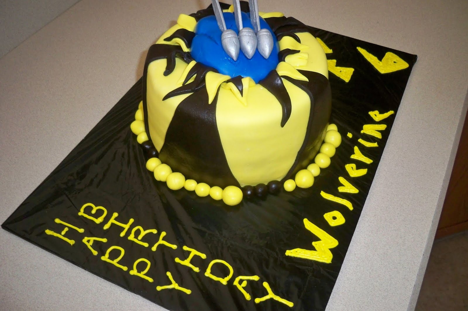 "Grace of Cakes": Marvel Comics Wolverine Cake
