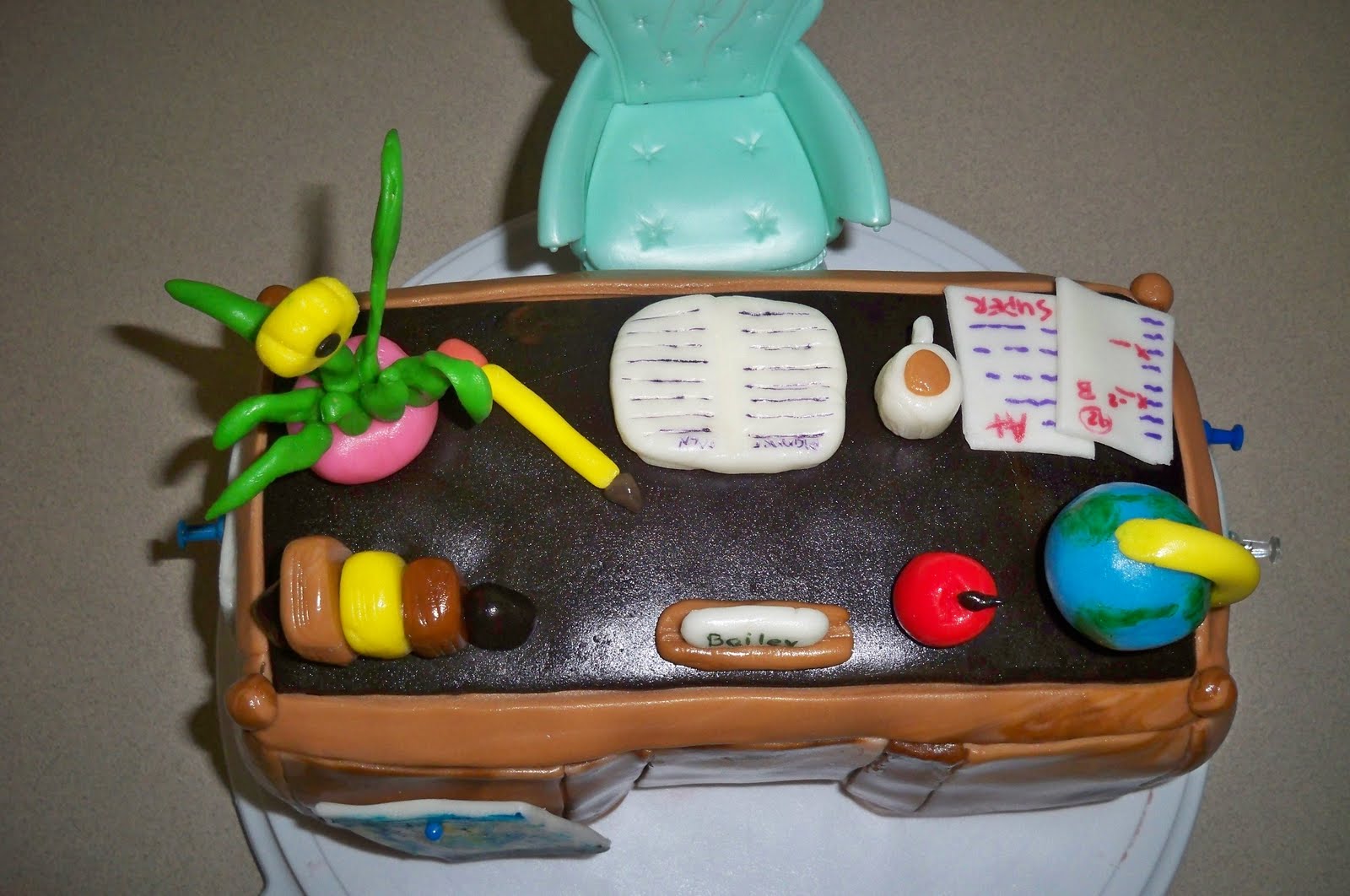 "Grace of Cakes": Teacher Desk Cake