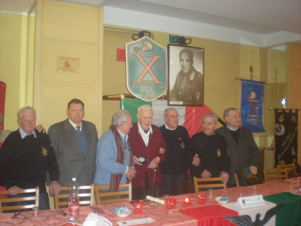 Destra per Milano: X MAS: Onore, Coraggio e Fedeltà