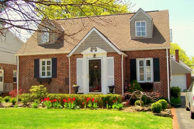 Cape Cod House Brick - Photos