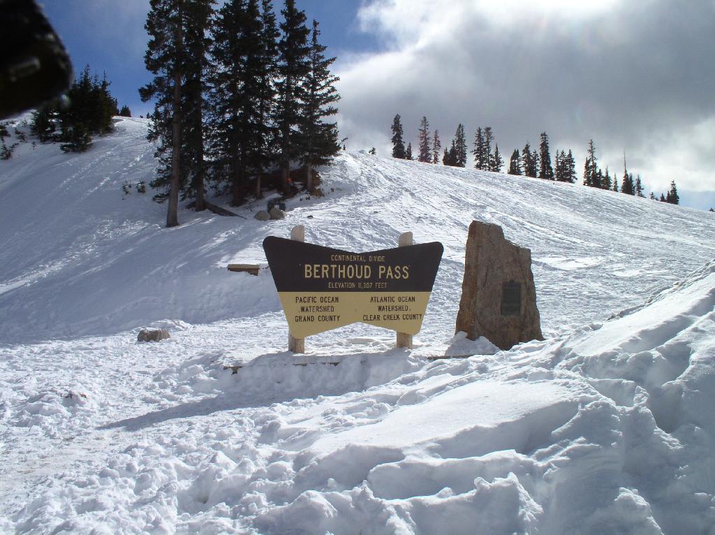 A Redleg's Rides : Seeking snow at Berthoud Pass