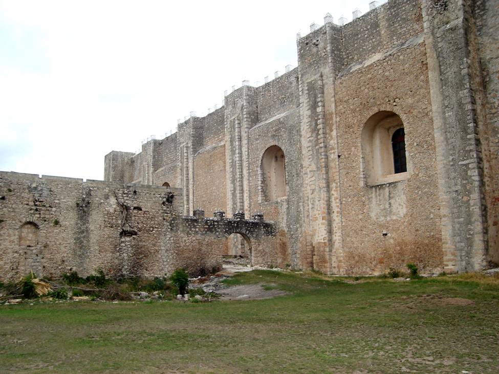 Primeros Templos Coloniales en Yucatán: Dzidzantún 1567