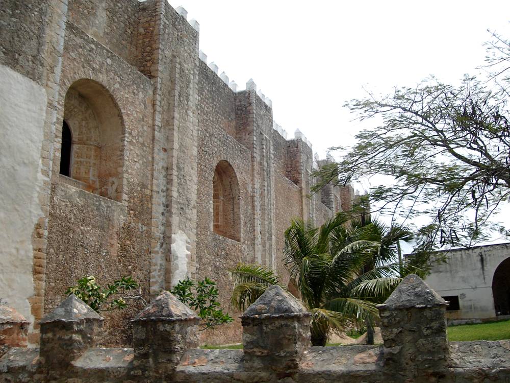 Primeros Templos Coloniales en Yucatán: Dzidzantún 1567