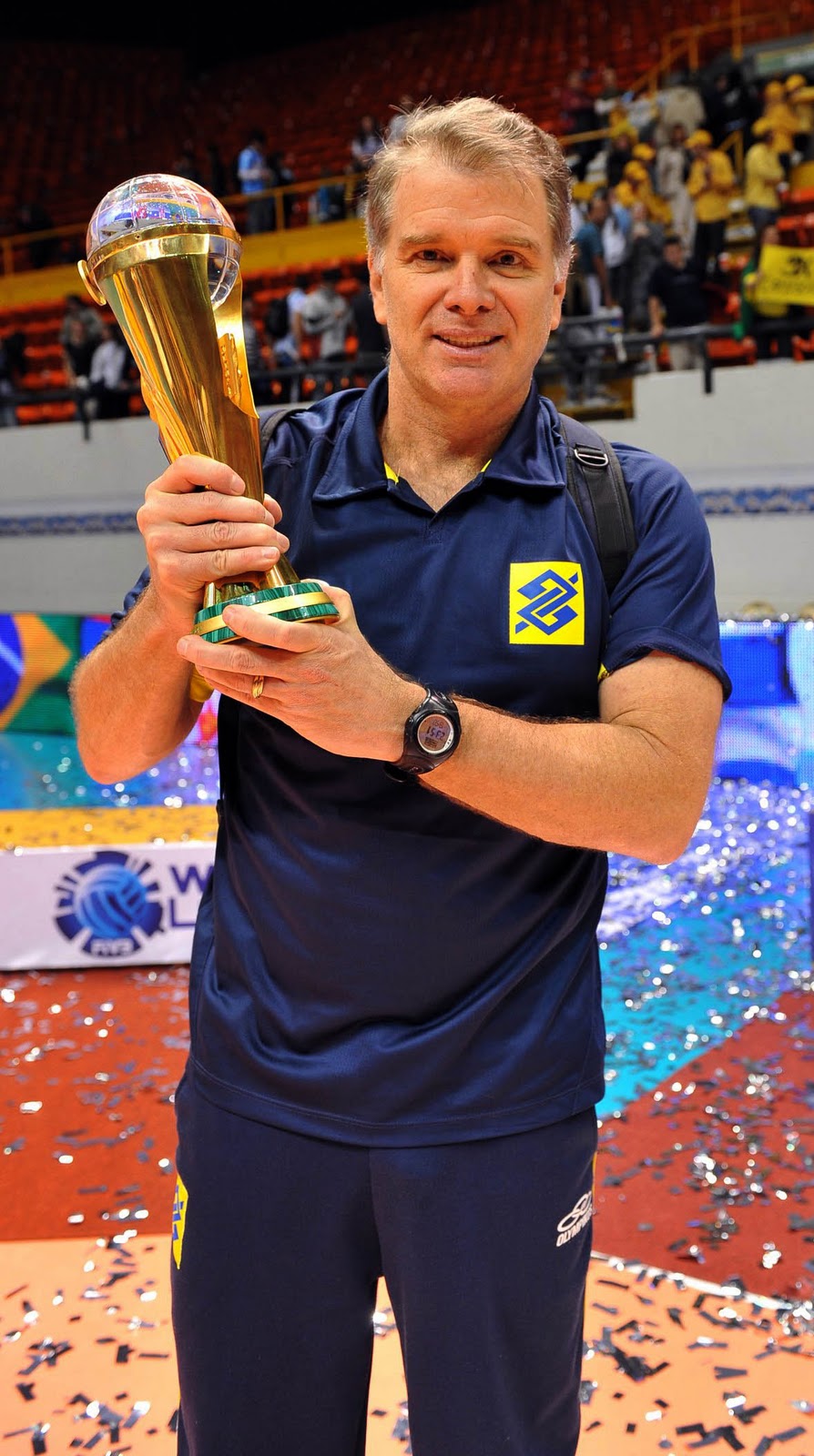 Universo do Vôlei: (OUTROS) Pela 5ª vez, Bernardinho é o Melhor Técnico ...