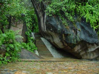 SRI LANKA 'REFLECTION: The Boulder Garden