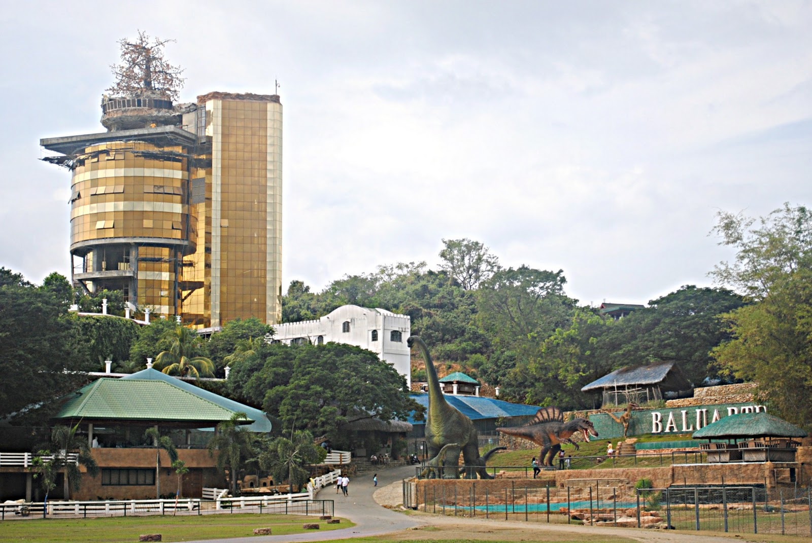 Von Viajero's Blog: Viva La Vigan: Baluarte Zoo