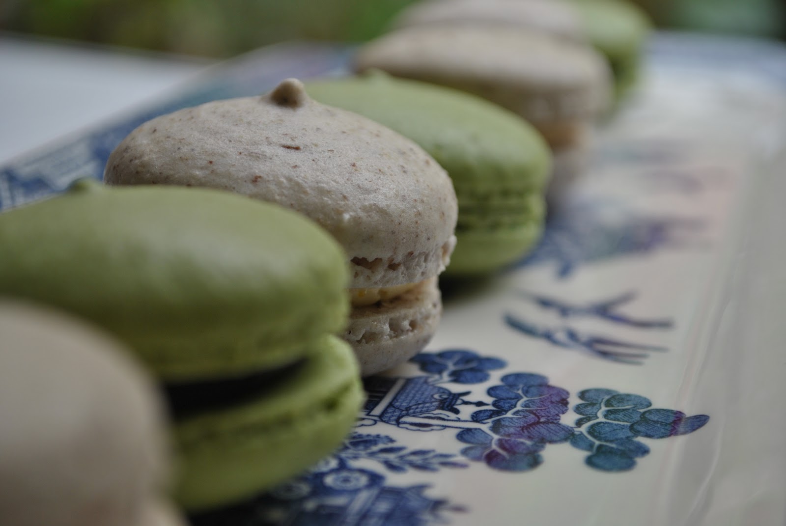 The Kitchen Guardian: Pecan Macarons with Maple French Buttercream