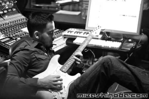 Life, Love.. and Rock'n'Roll: Mike Shinoda.. Rap/Guitar/Piano.. Fort ...