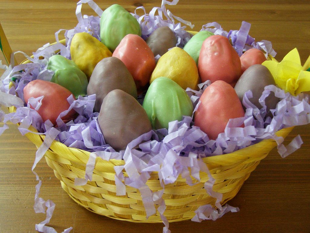 maple•spice: Easter Egg Cakelets