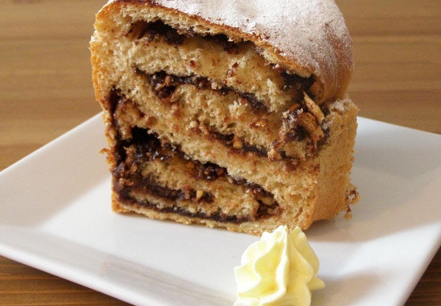 maple•spice: Double Ring Chocolate Hazelnut Bread