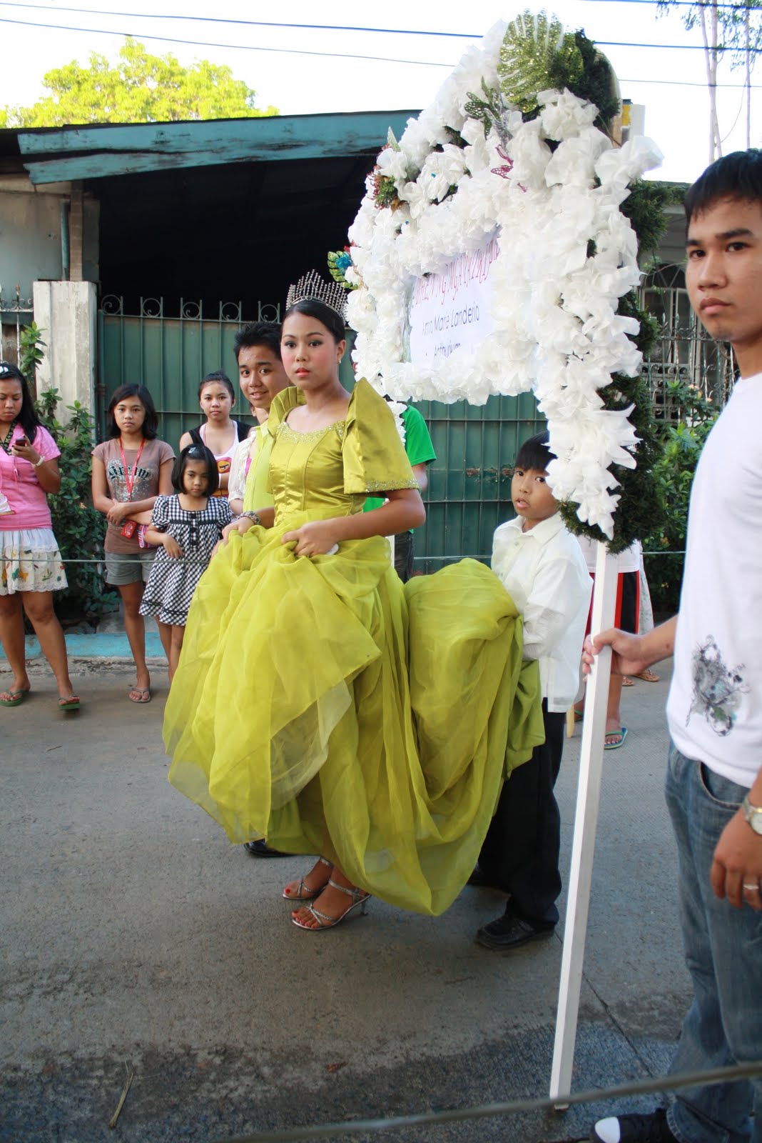 Tea With Marie: Flores de Mayo: Toddlers and Tiaras