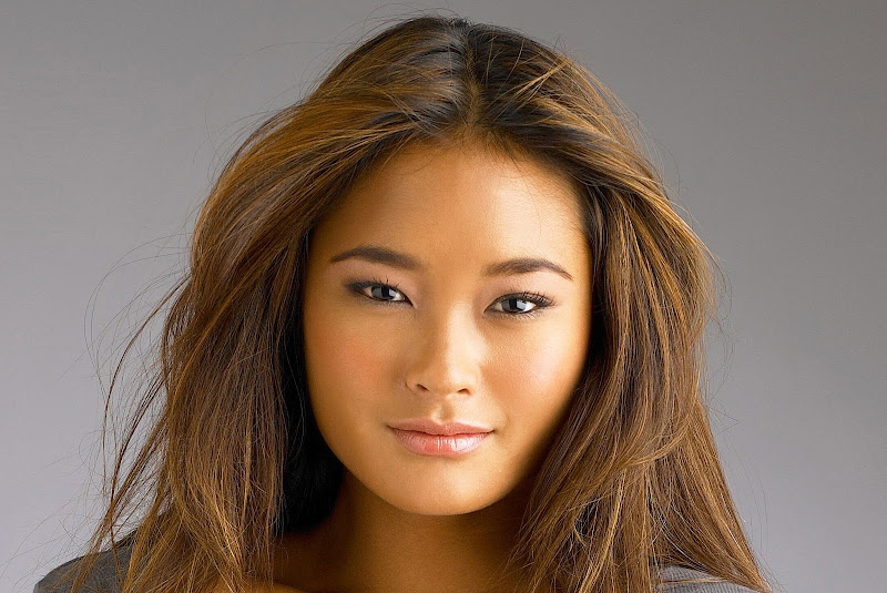 NAKED NGELESET: Jarah Mariano Hawaii Model