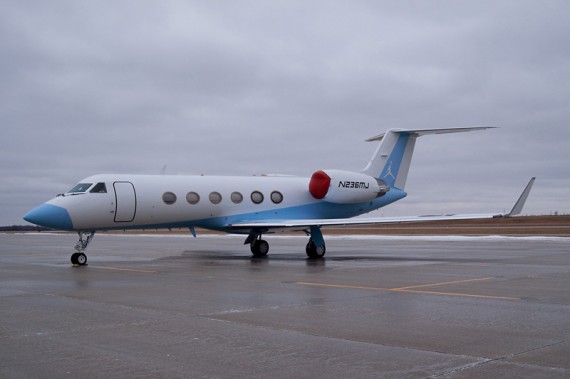 5in60 :: Prep Hoops Coverage & Lifetstyle: Michael Jordan's Private Jet