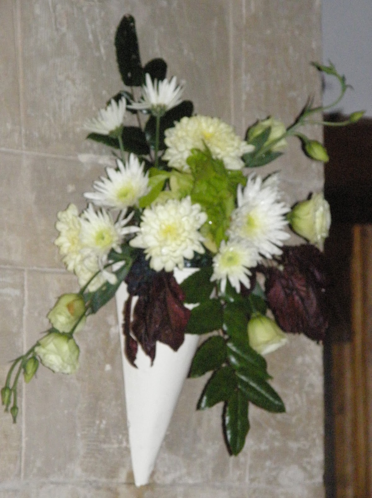Sue's Family, Flowers and Fun Stuff: Time for Church Flowers Again