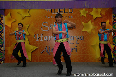Mai Tomyam: Cultural dance show for Hari Raya 2009 at The Weld, Kuala ...
