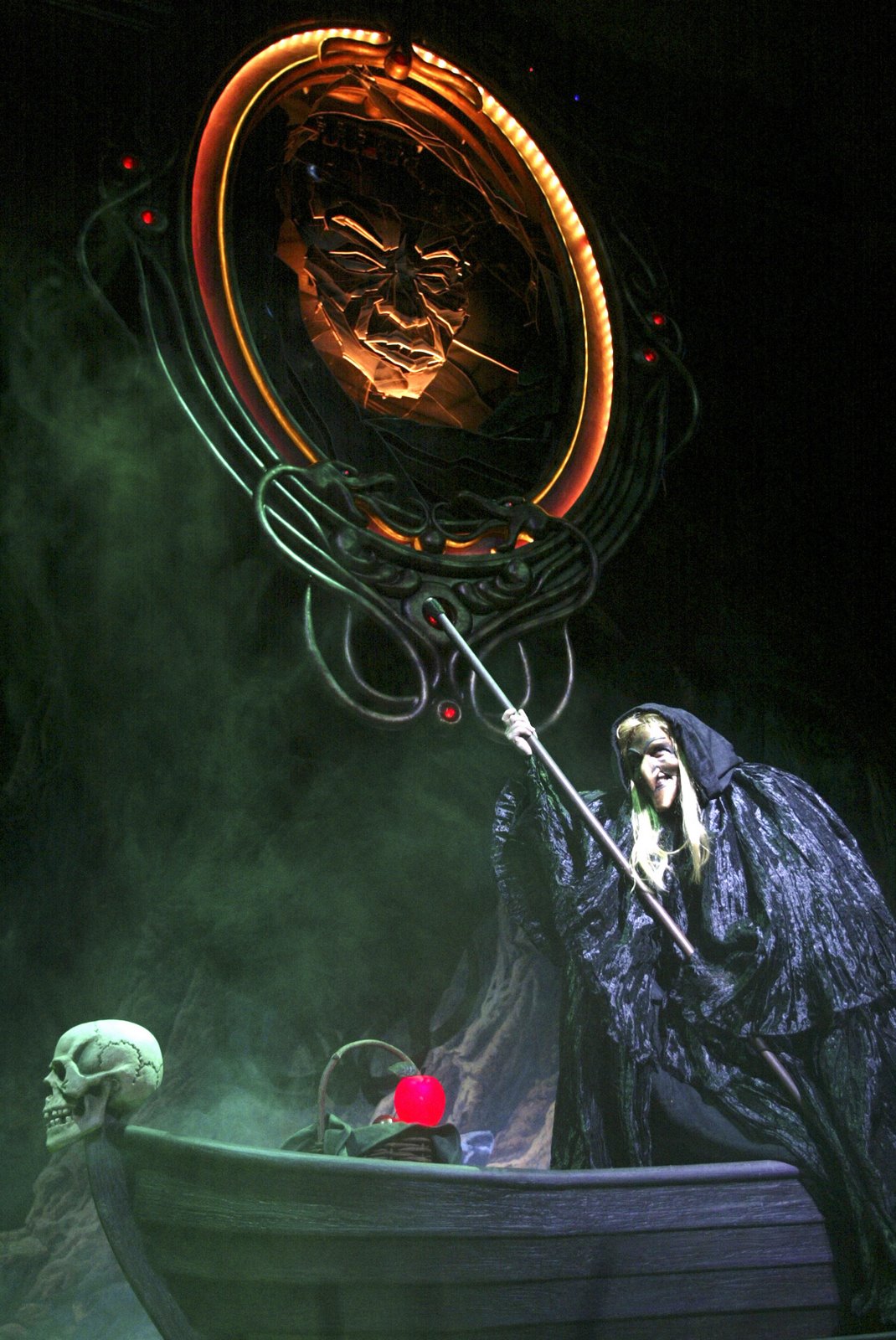 Filmic Light - Snow White Archive: Snow White - An Enchanting Musical ...