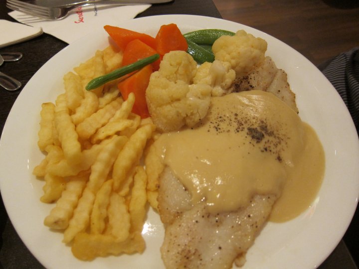 Erica Eat At Secret Recipe, 1Borneo | Everyday Food I Love