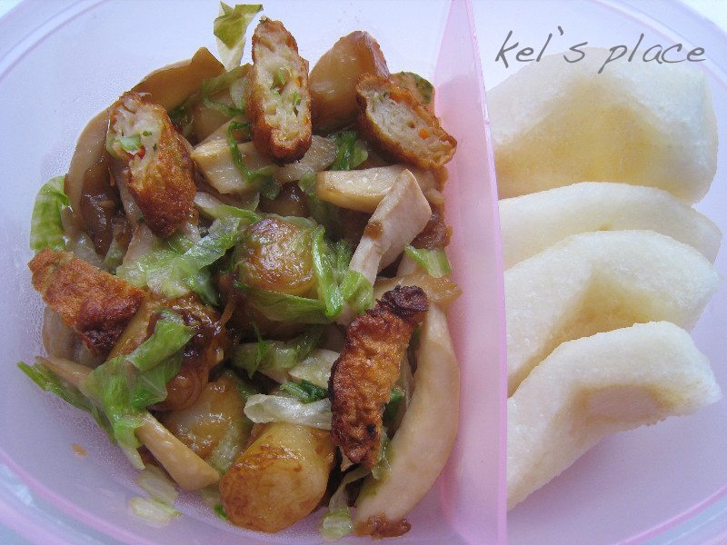 Kel's place: Stir-Fried Chong Fan Bento (289)