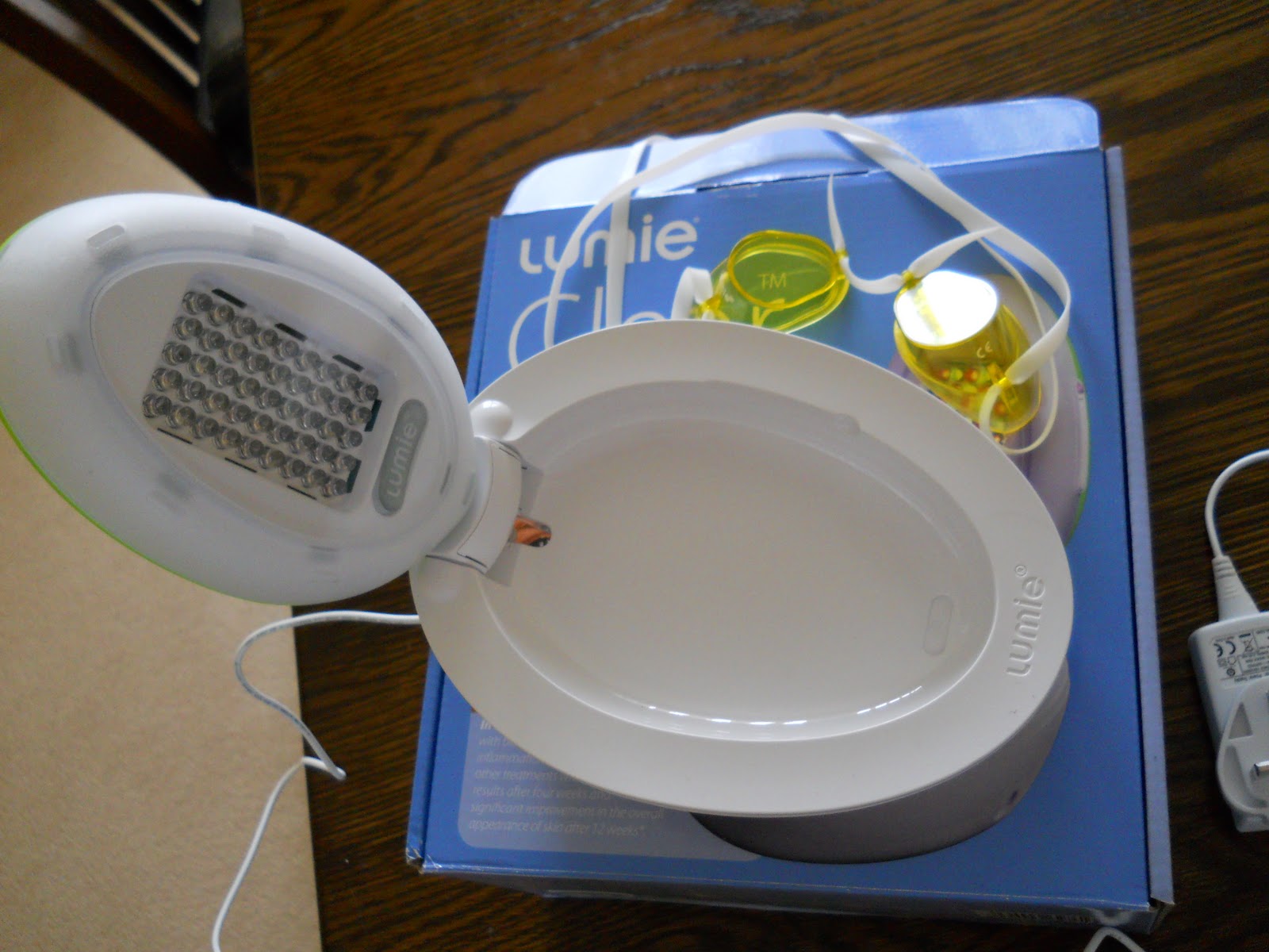 Ramblings of a Cosmetic Junkie: Lumie Clear- Natural UV Light Acne ...