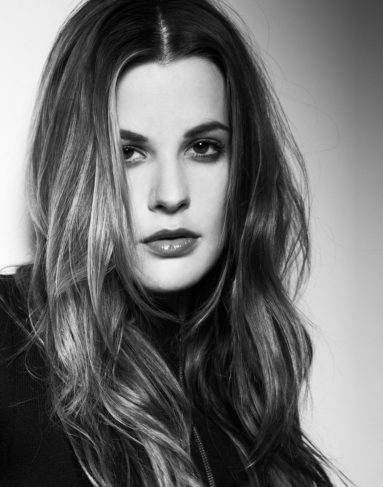 MAJOR MODEL WOMEN: Gorgeous New Updates of Stephanie Passavant