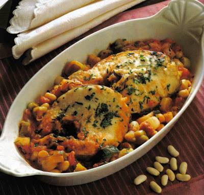 Merluzzo fresco con cannellini e pomodori.