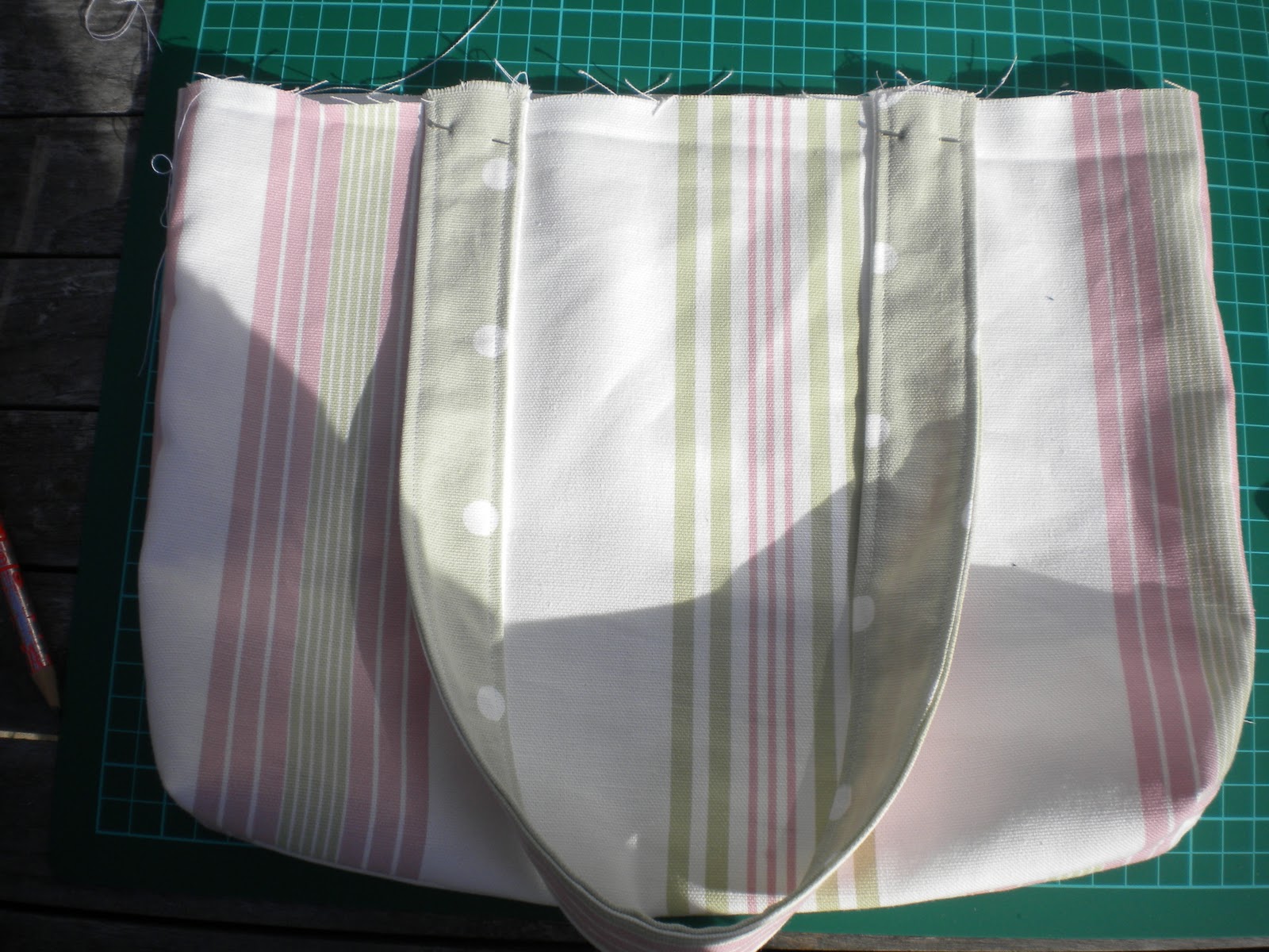 Sew Happy Crafting: Reversible Tote Bag Tutorial