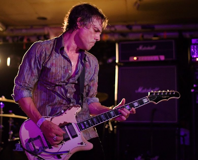 Public Animal #9: dunnn.dunnn..dun dun dun....danananana dun dun dun ...