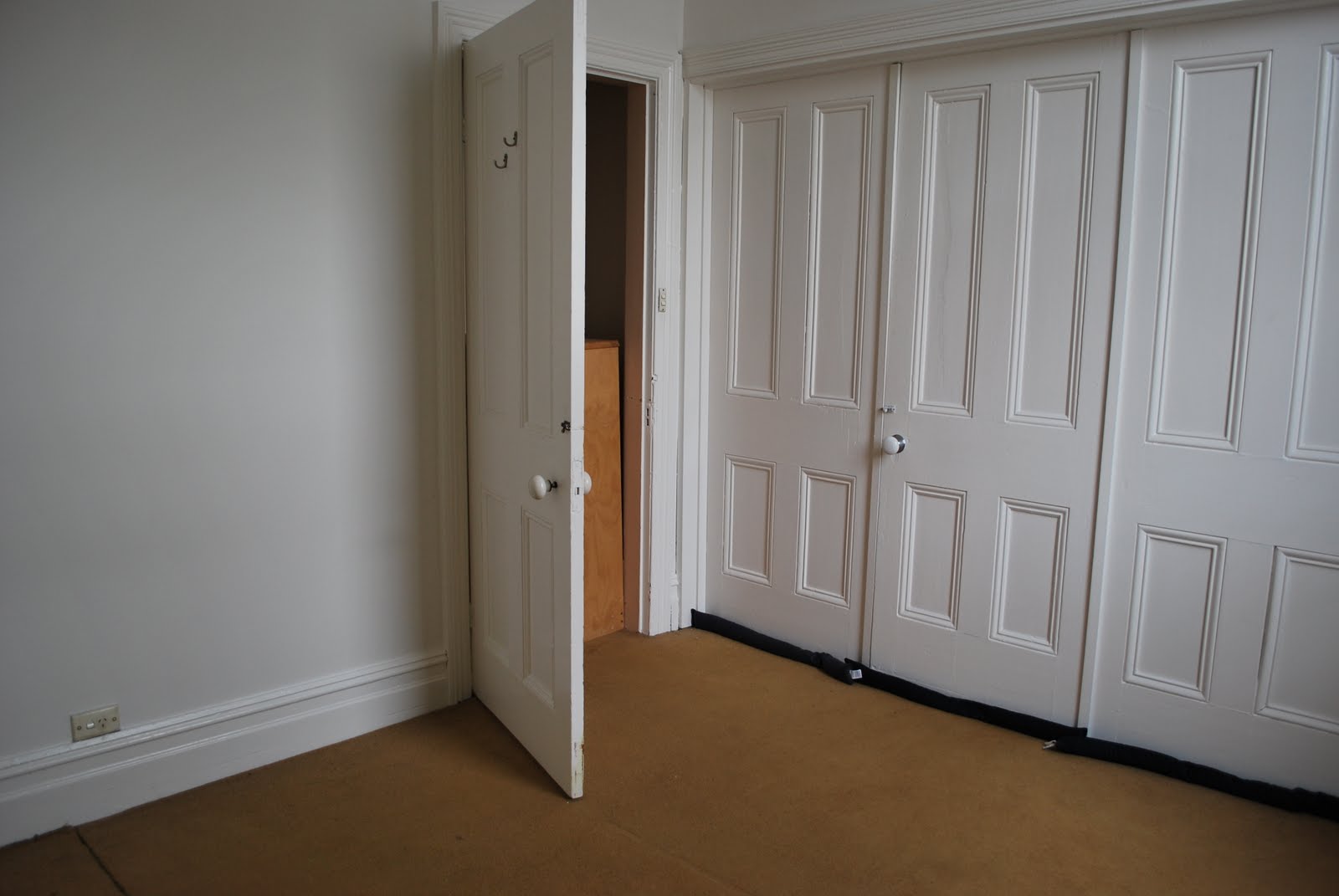 GOLDEN GREAT HOUSE: EMPTY ROOMS