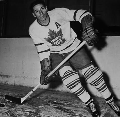 Vintage Leafs: Max Bentley's missing teeth