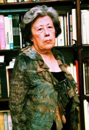 LEER EL UNIVERSO: POESÍA. "Ven en el viento". Julia Uceda