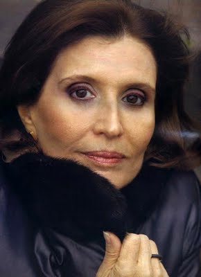 LEER EL UNIVERSO: PRENSA. LITERATURA. Ángeles Mastretta (México, 1949)