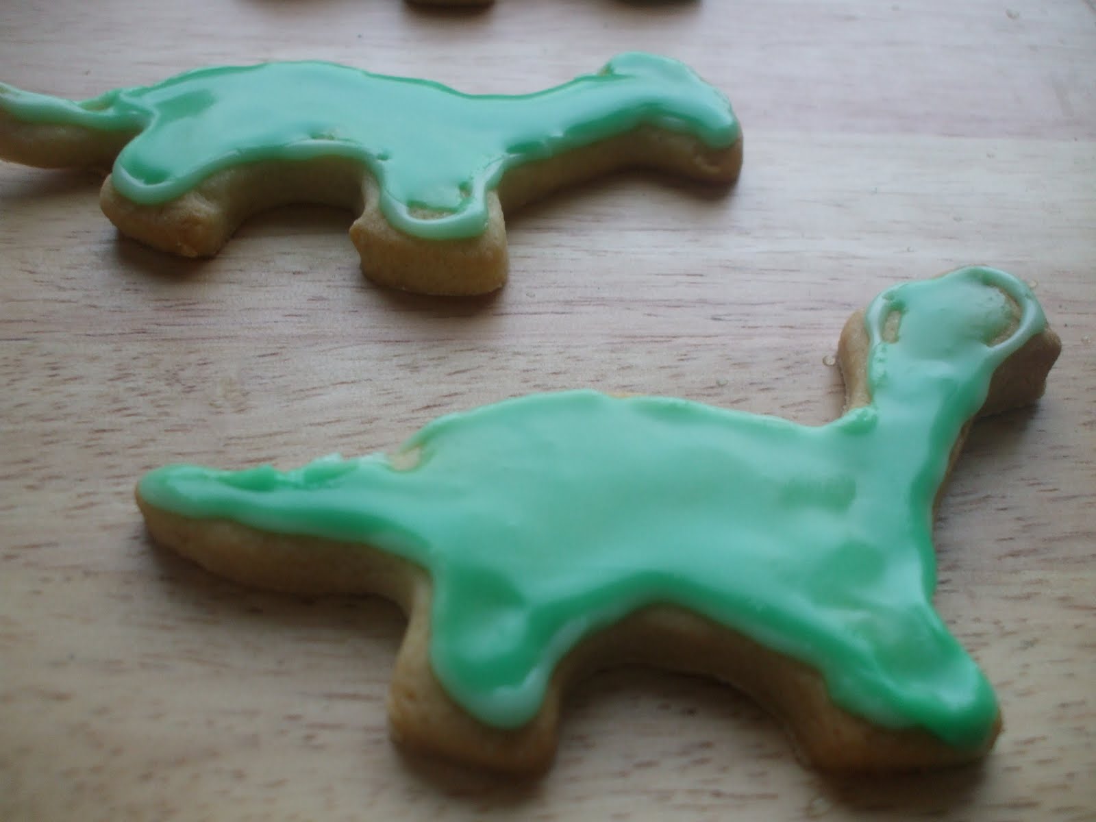 Cakecuccino: Dinosaur Biscuits.