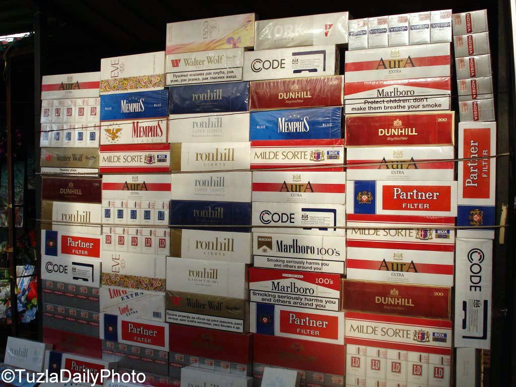 TuzlaDailyPhoto: Cigarette display