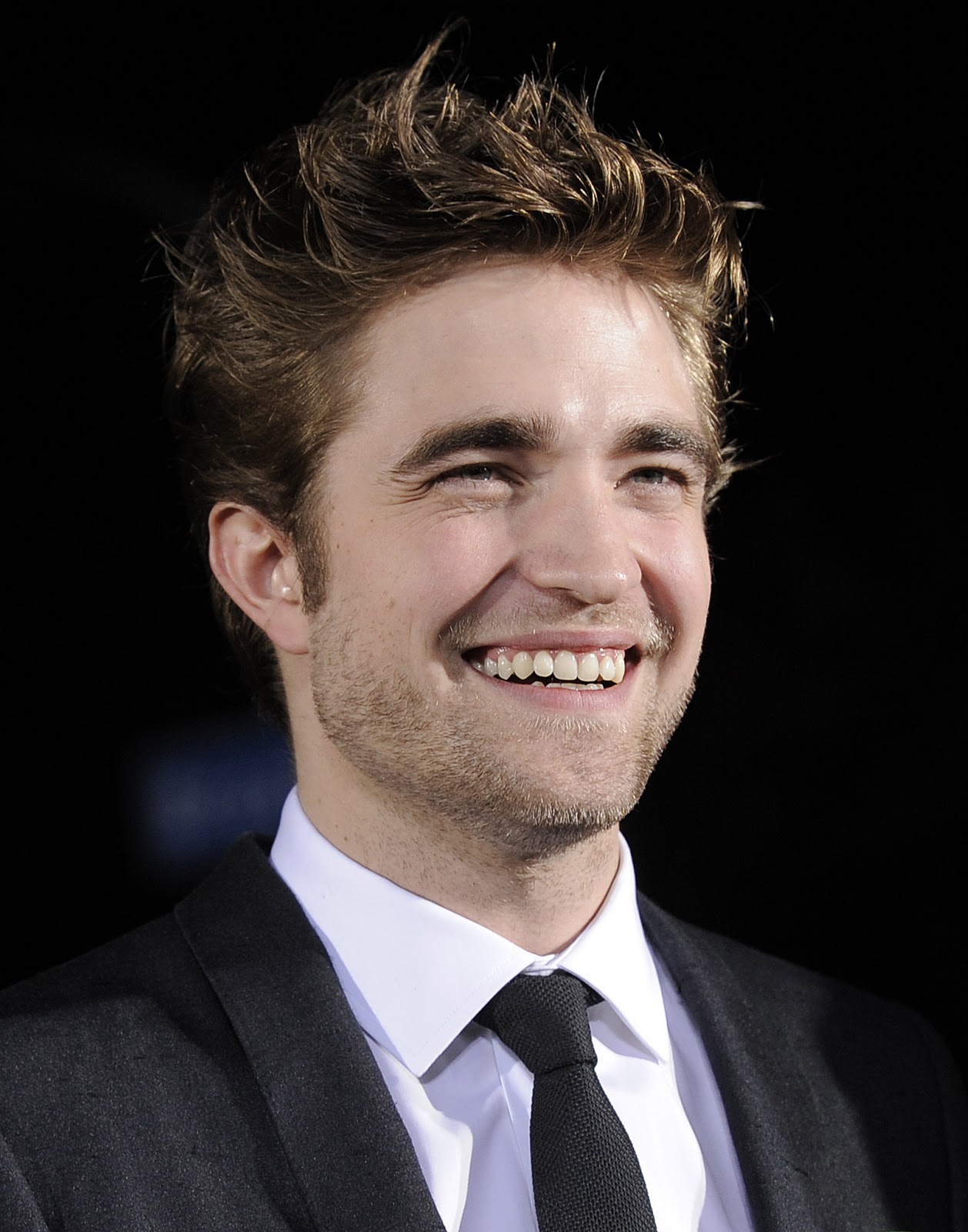 Twilight Continued...from another Point Of View: Robert Pattinson: Suit ...