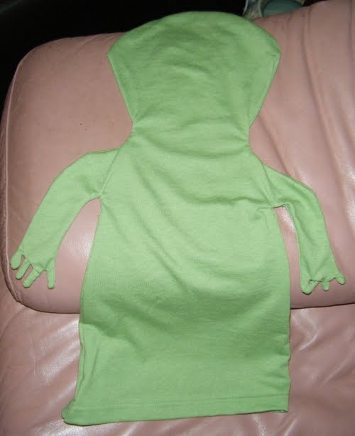 Turning a T-Shirt into a Puppet! (she: Larissa) - Or so she says...