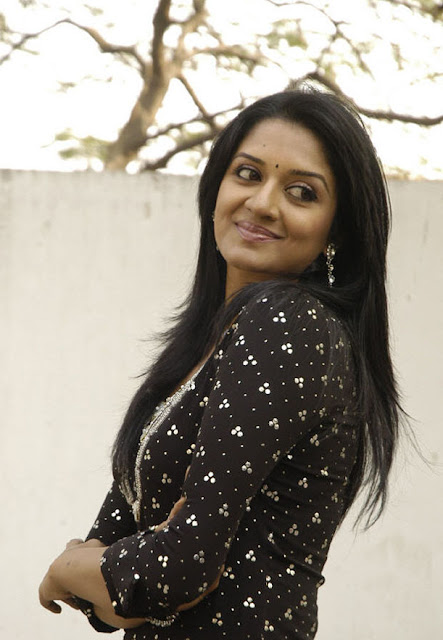 Film Actress Photos: Vimala Raman Latest Photos In Black Churidar