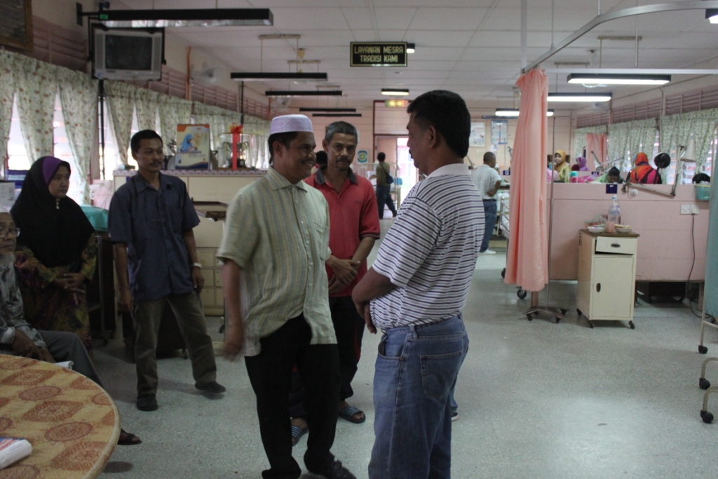 YB DATUK MOHD TAJUDIN ABDULLAH: Ziarahi Jenazah Isteri Pengerusi JKKKP ...