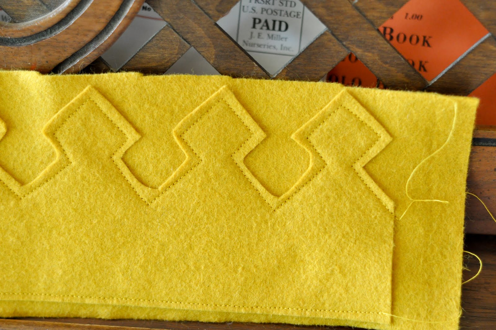 How to make a royal felt crown